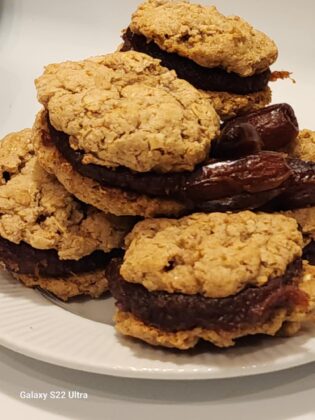 Oatmeal Date Cookies Combining Two Favorites